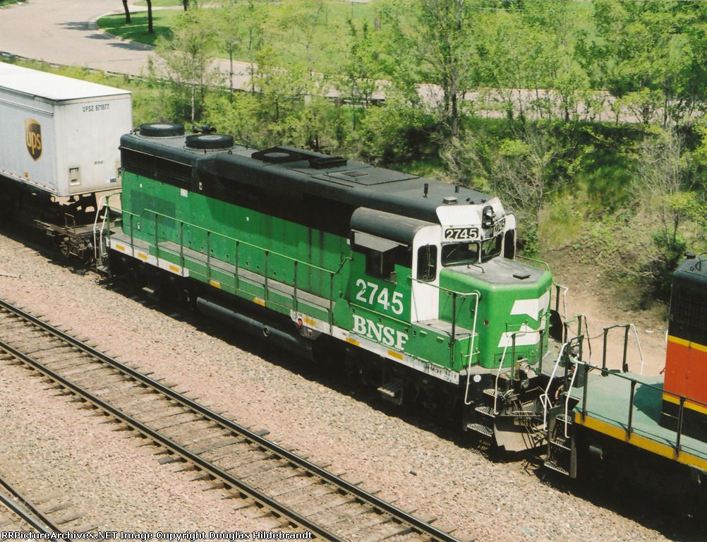 BNSF 2745